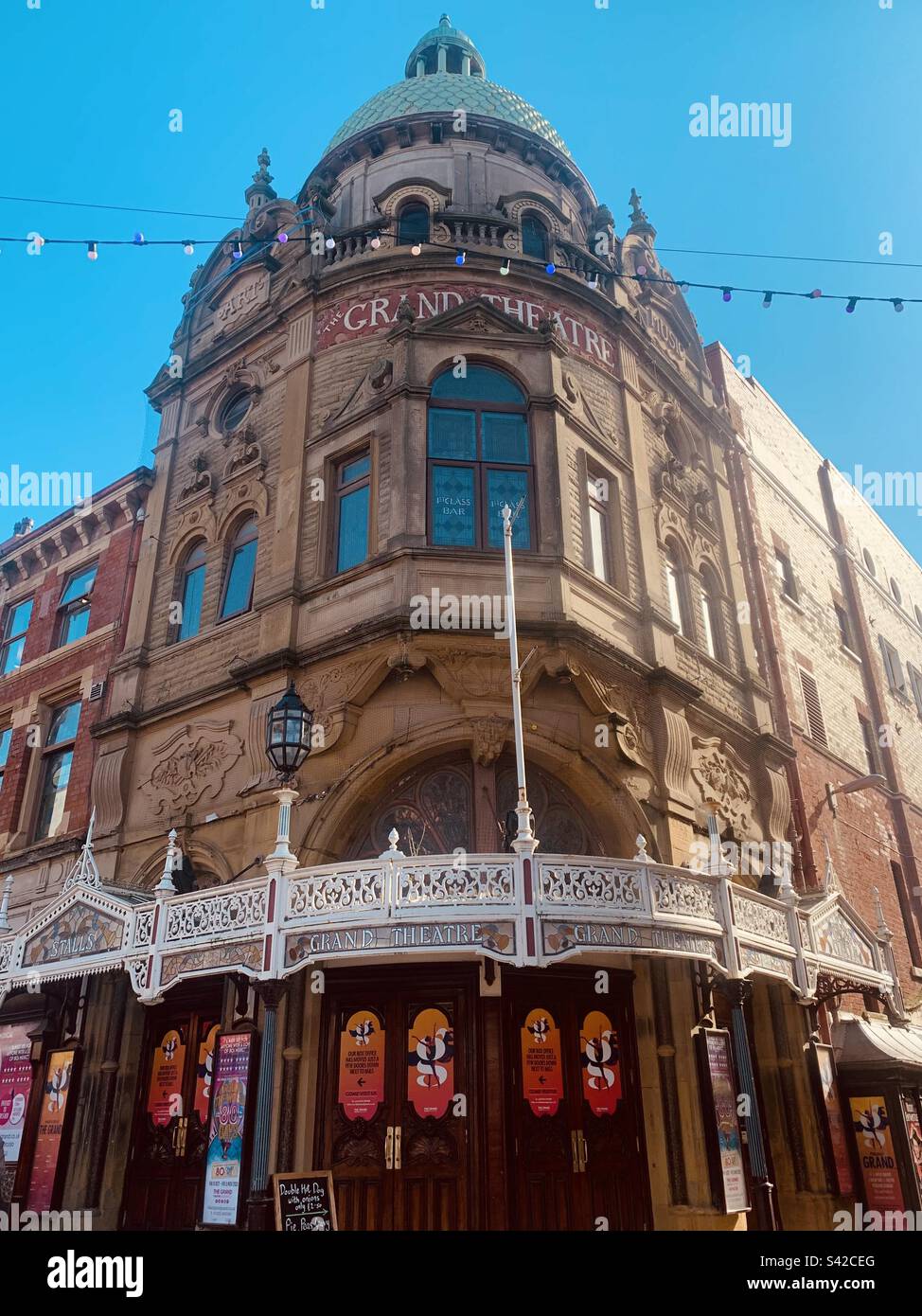 Blue sky blackpool hi-res stock photography and images - Alamy