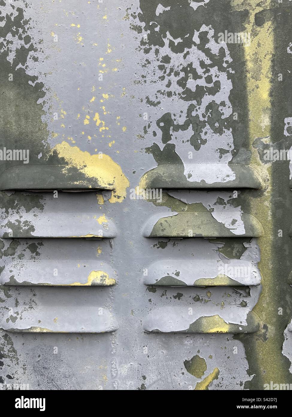 Distressed metal hi-res stock photography and images - Alamy