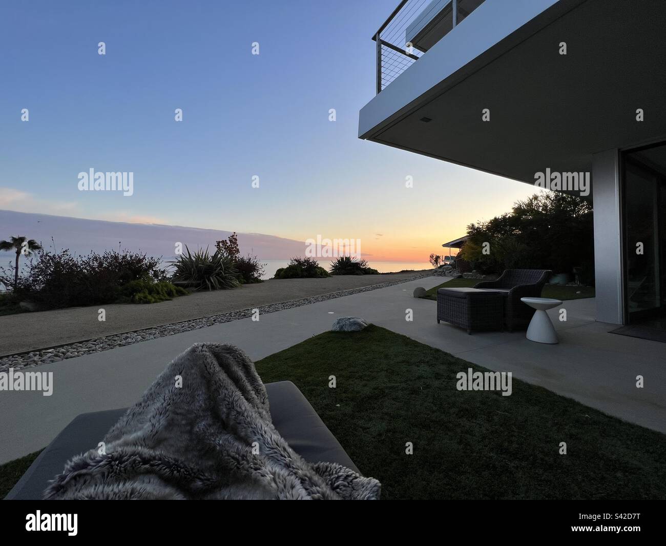 Malibu sunset hi-res stock photography and images - Alamy