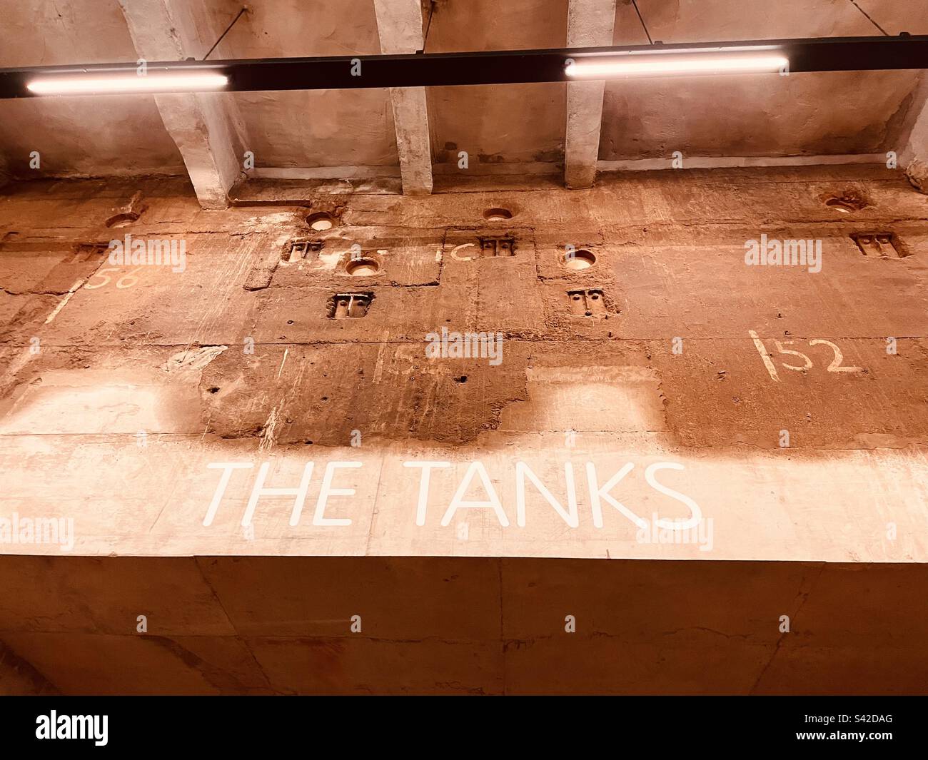 Tate modern art gallery london hi-res stock photography and images - Alamy