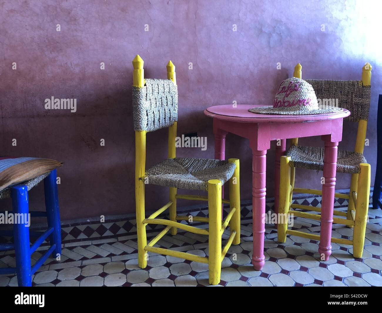 Cafe cafeteria hi-res stock photography and images - Alamy