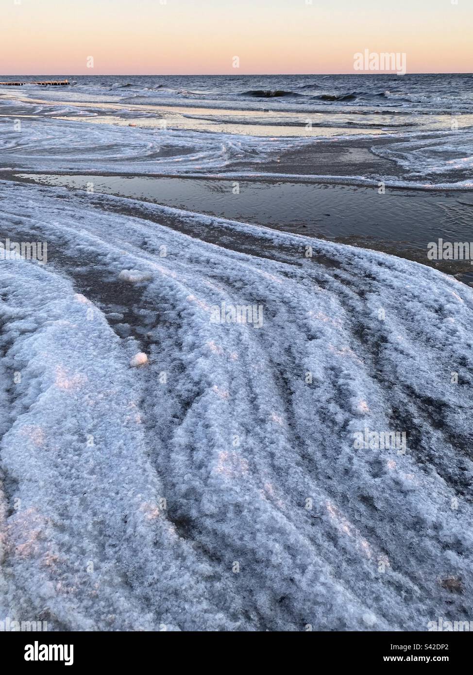 Baltic sea frozen hi-res stock photography and images - Alamy