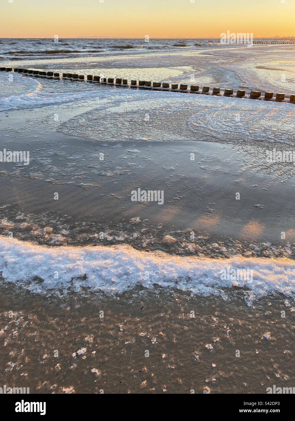 The frozen sea hi-res stock photography and images - Alamy