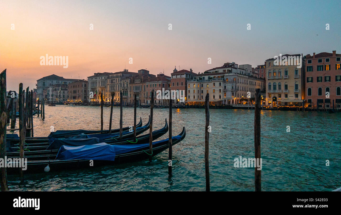 Quiet atmosphere hi-res stock photography and images - Alamy