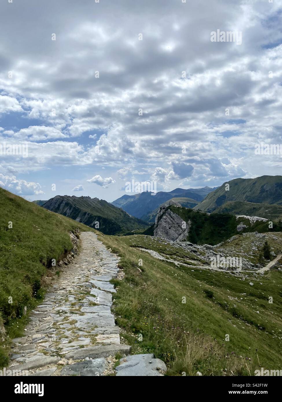 Sky sentieri hi-res stock photography and images - Alamy
