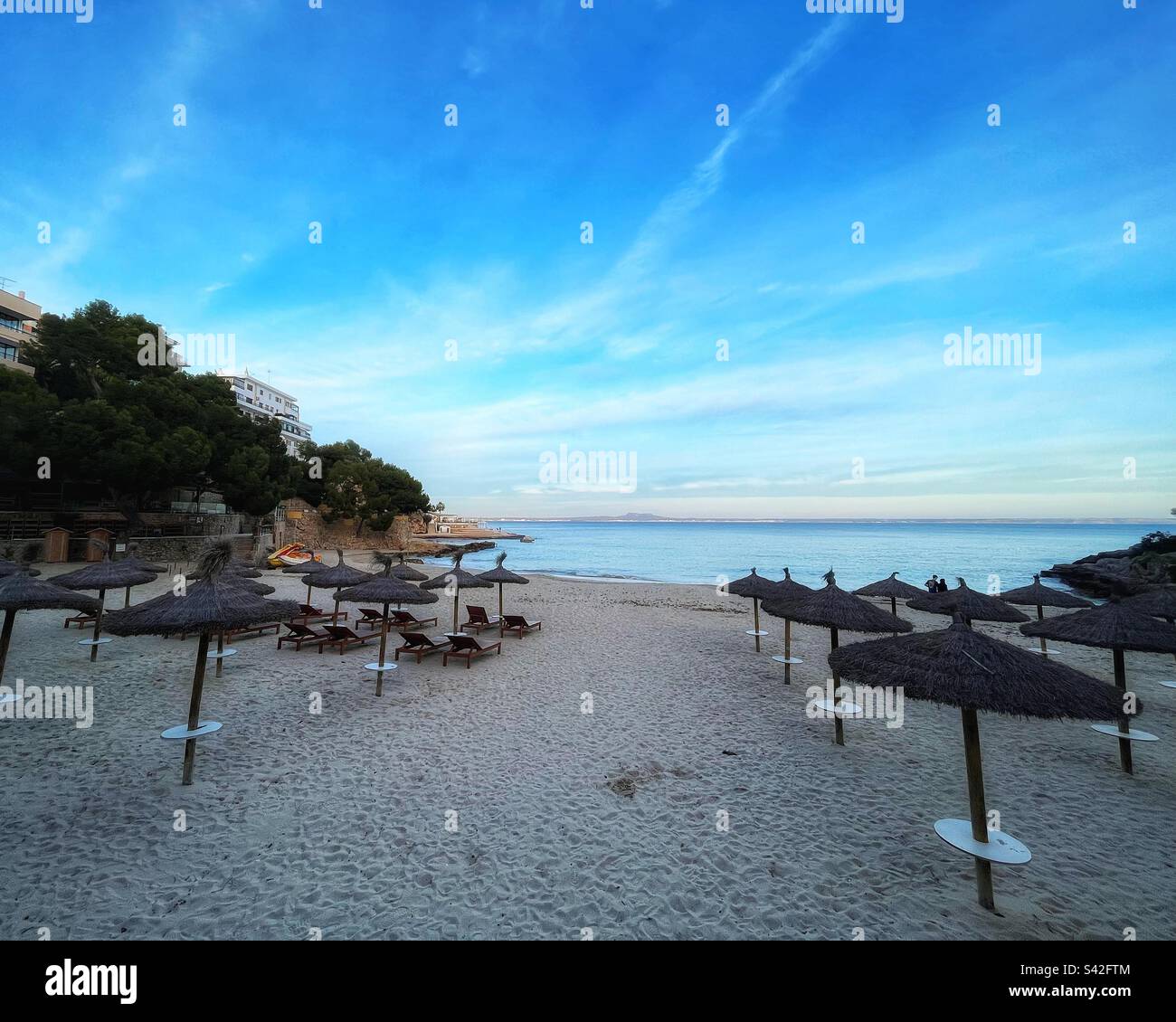 Beachfront perspective hi-res stock photography and images - Alamy