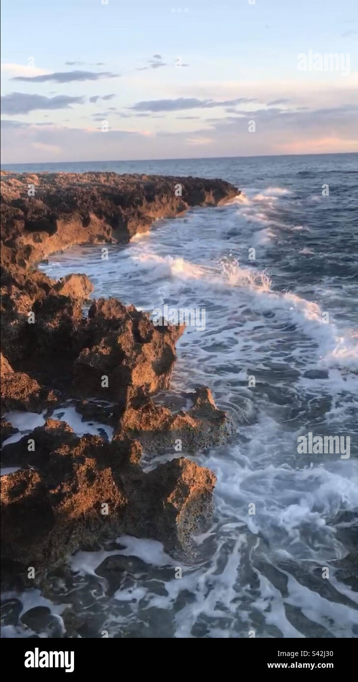 Sea Coming to me Stock Photo - Alamy