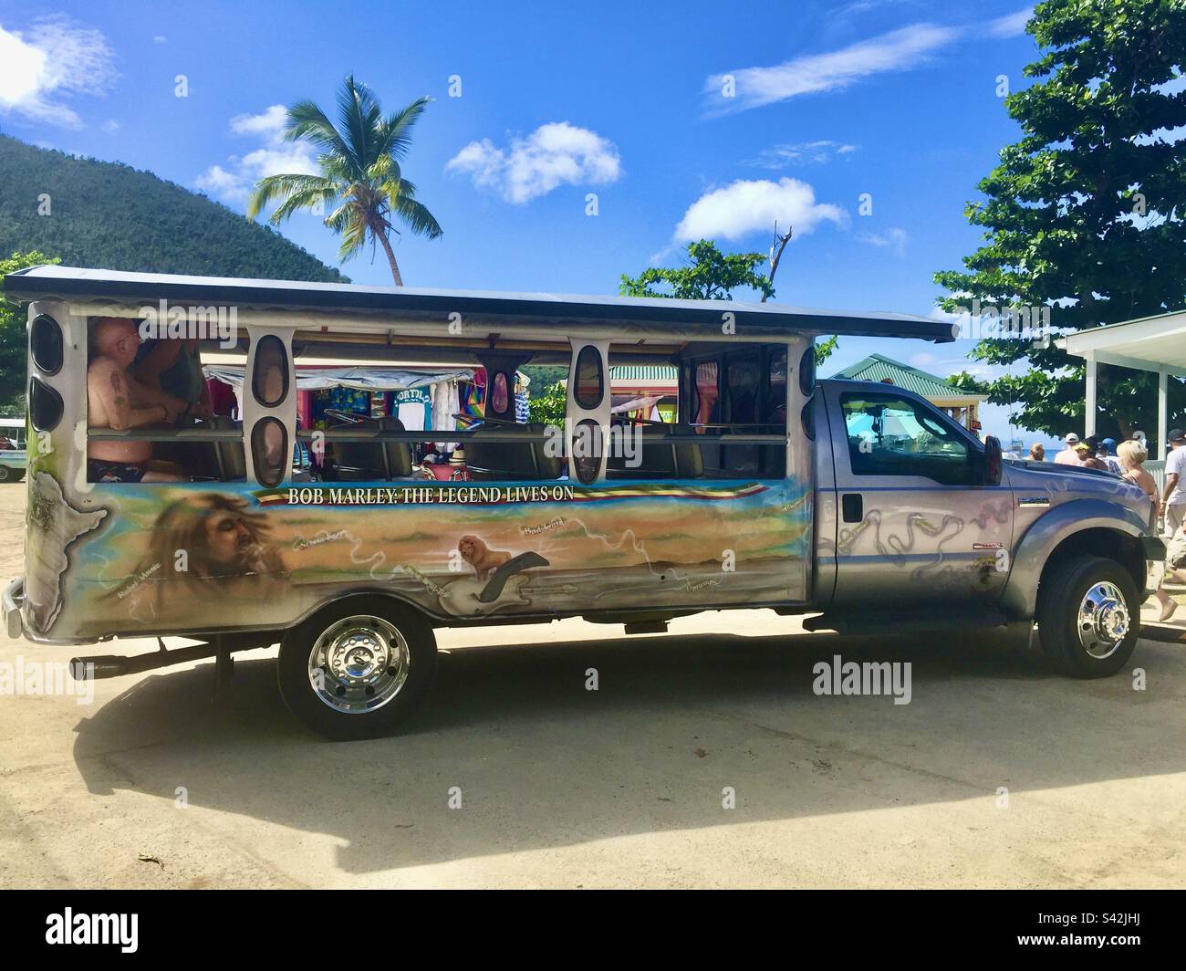 Open sided bus hi-res stock photography and images - Alamy