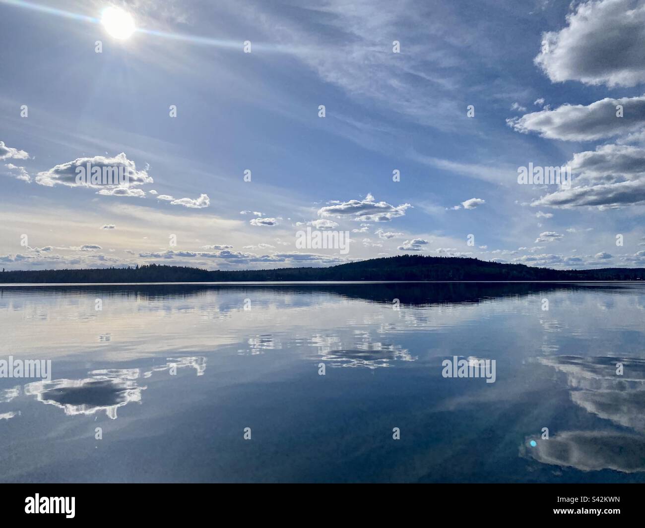 Water reflection and sun hi-res stock photography and images - Alamy
