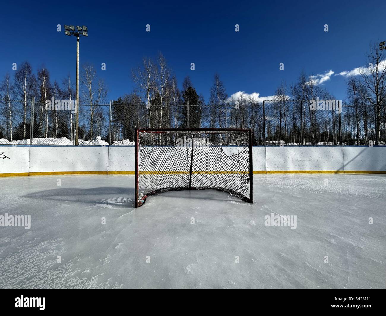 Empty ice rink hi-res stock photography and images - Alamy