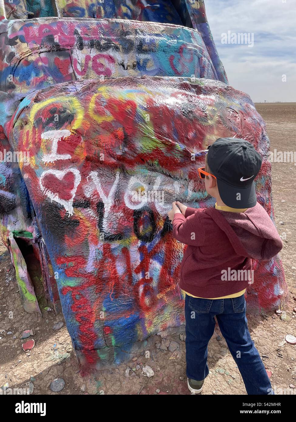 Spray painting graffiti hi-res stock photography and images - Alamy