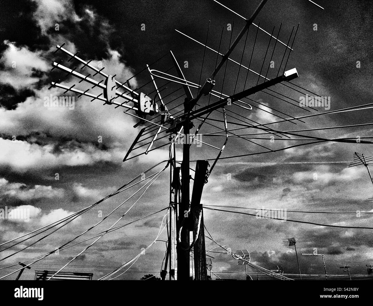 Antenna cables hi-res stock photography and images - Alamy