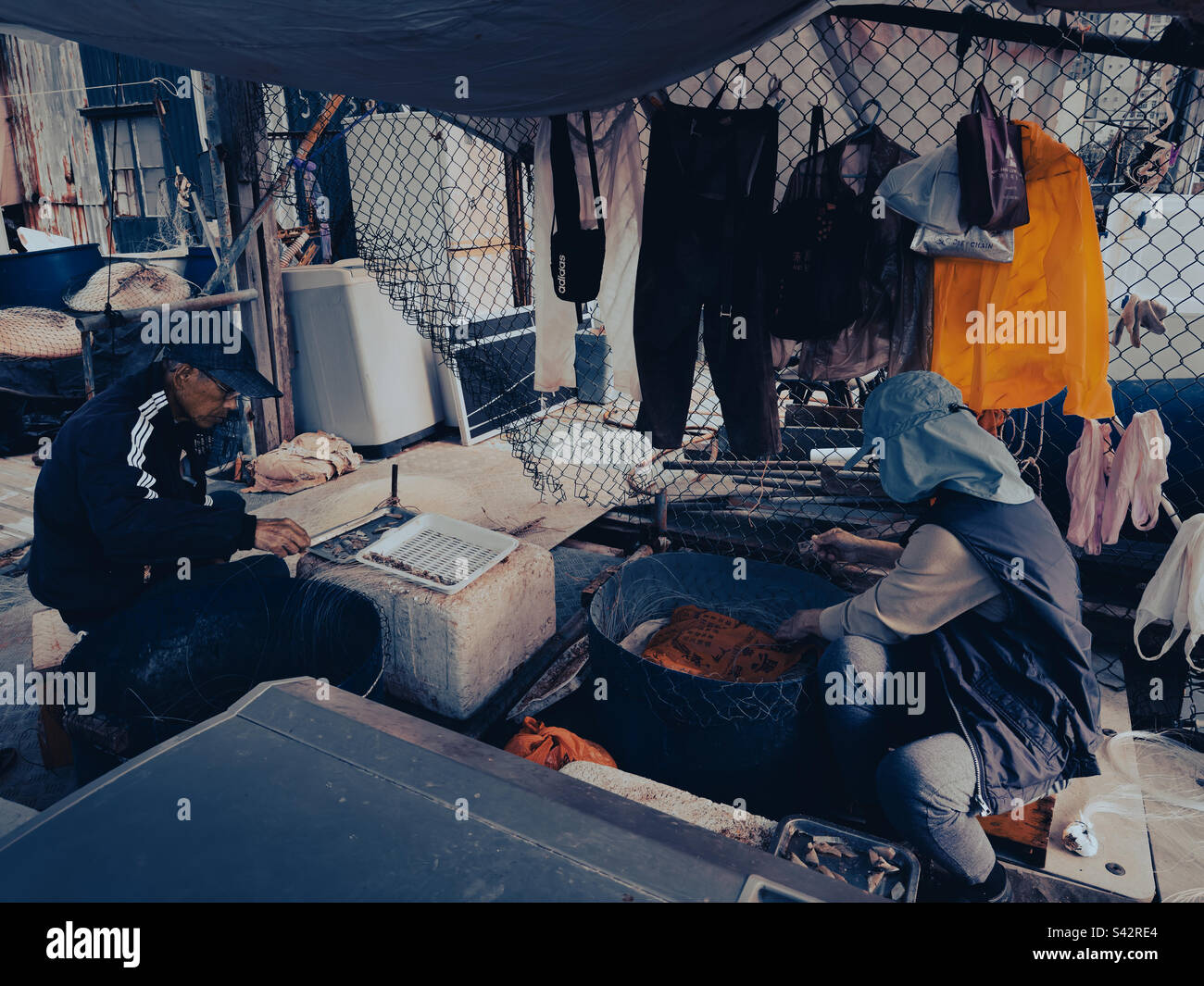 Making lines hi-res stock photography and images - Alamy