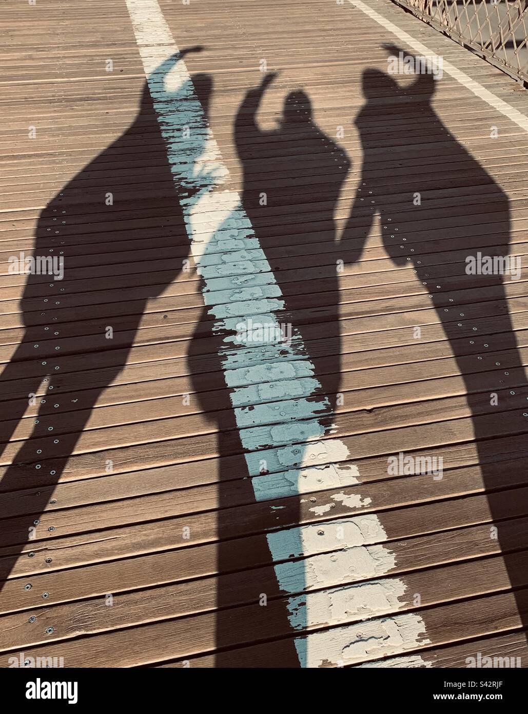 Friends reflection shadow hi-res stock photography and images - Alamy