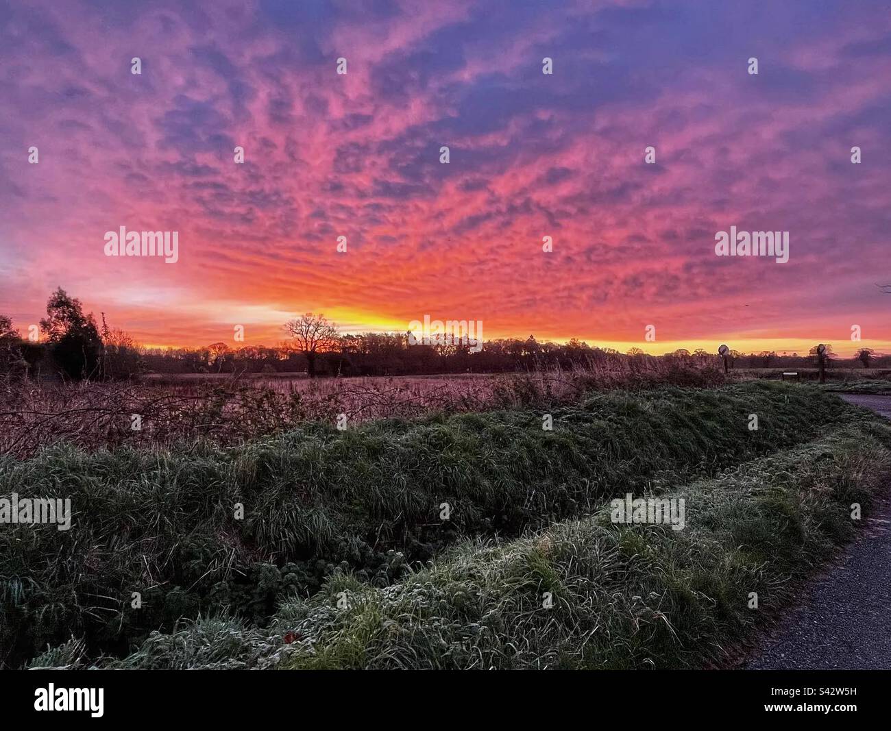 Most photographed hill in england hi-res stock photography and images ...