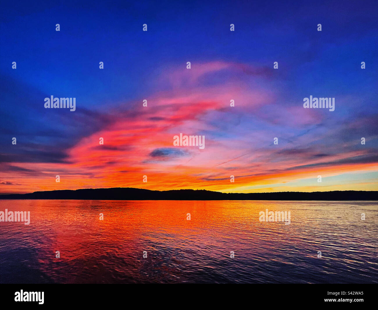Stunning sunset colors hi-res stock photography and images - Alamy