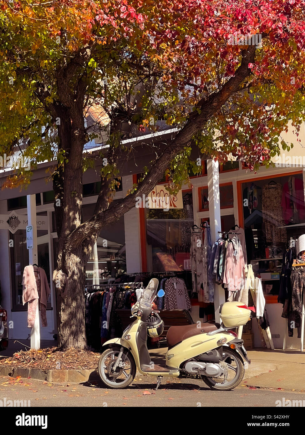 Iconic vespa hi-res stock photography and images - Alamy