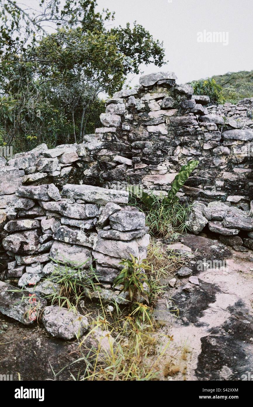 Rocks housing hi-res stock photography and images - Alamy