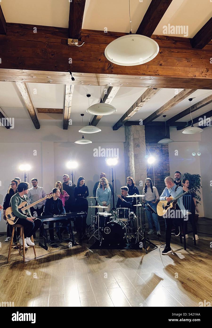 Worship and music hi-res stock photography and images - Alamy