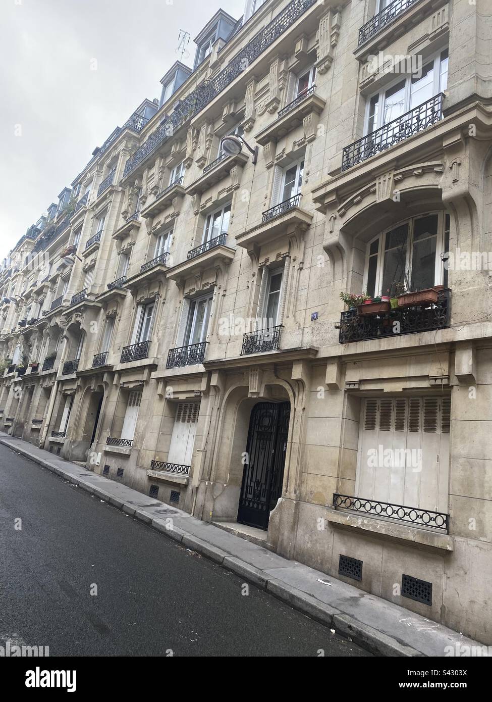 Parisian area hi-res stock photography and images - Alamy