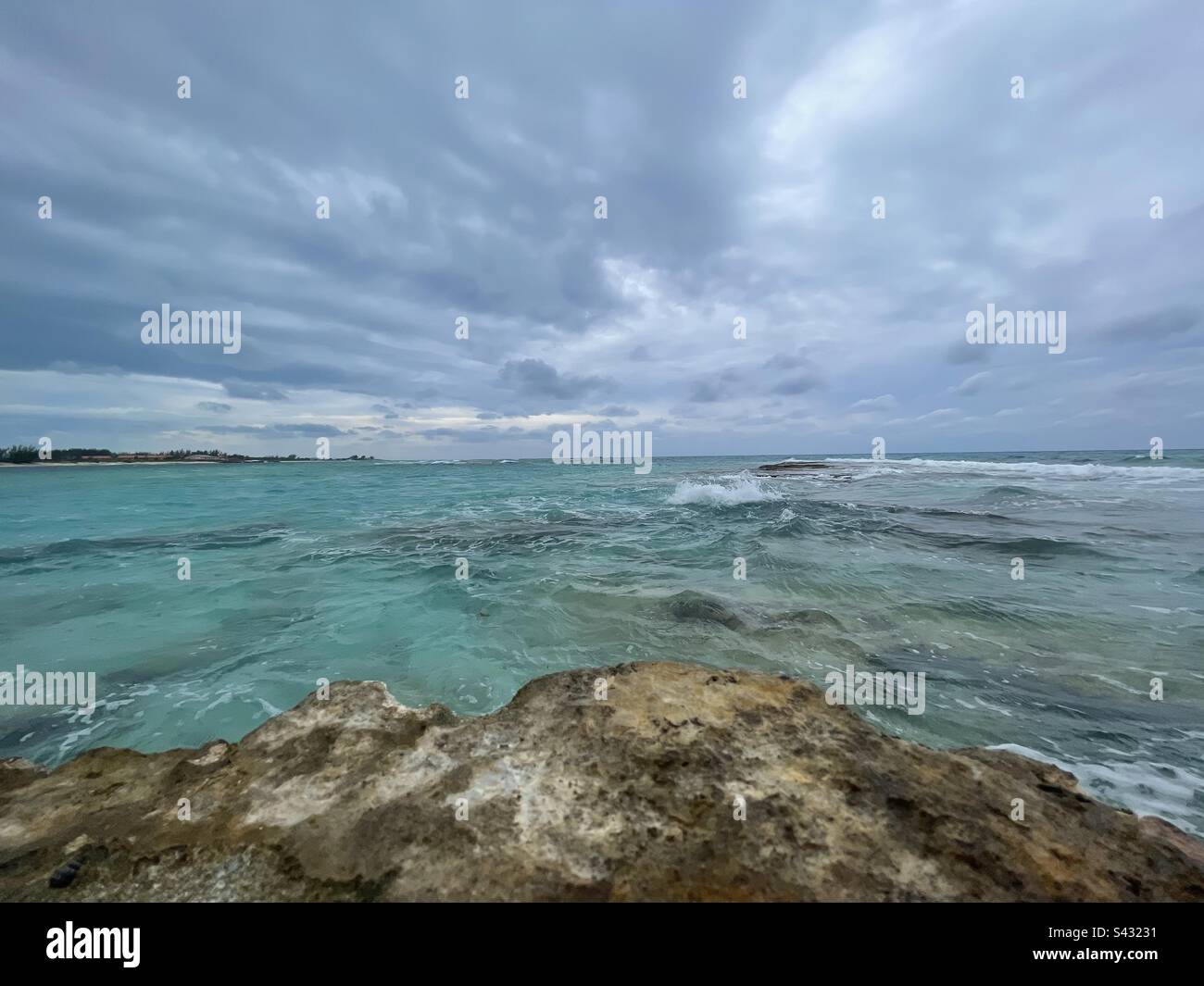 Bimini blue hi-res stock photography and images - Alamy