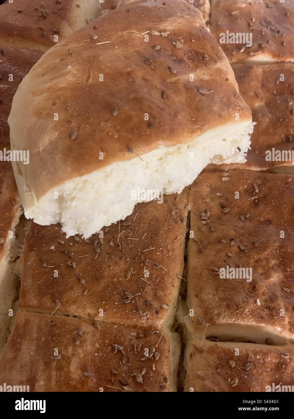 Bread squares hi-res stock photography and images - Alamy