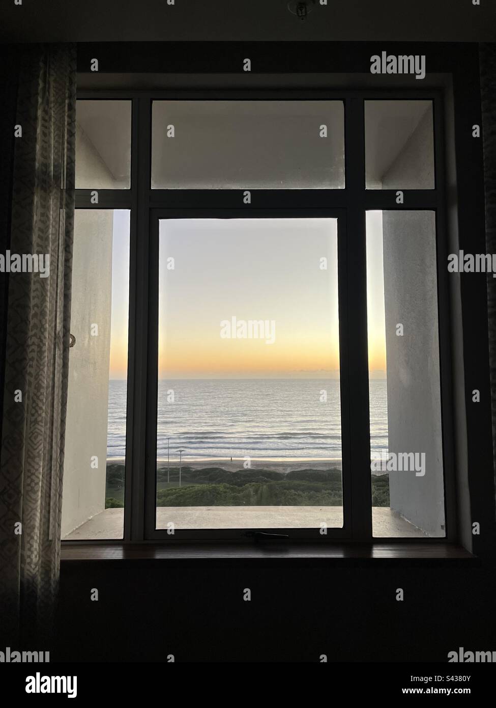 Sunrise ocean view hi-res stock photography and images - Alamy