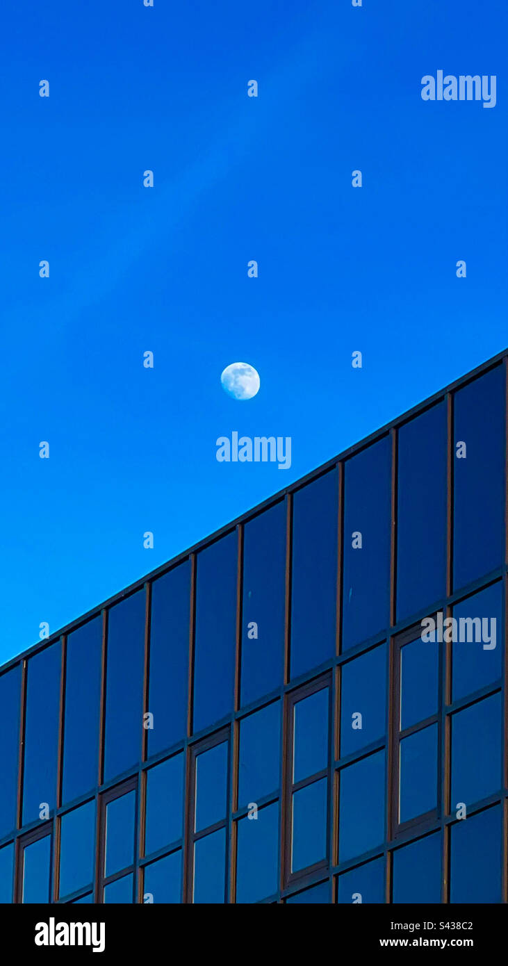 Moon lines hi-res stock photography and images - Alamy