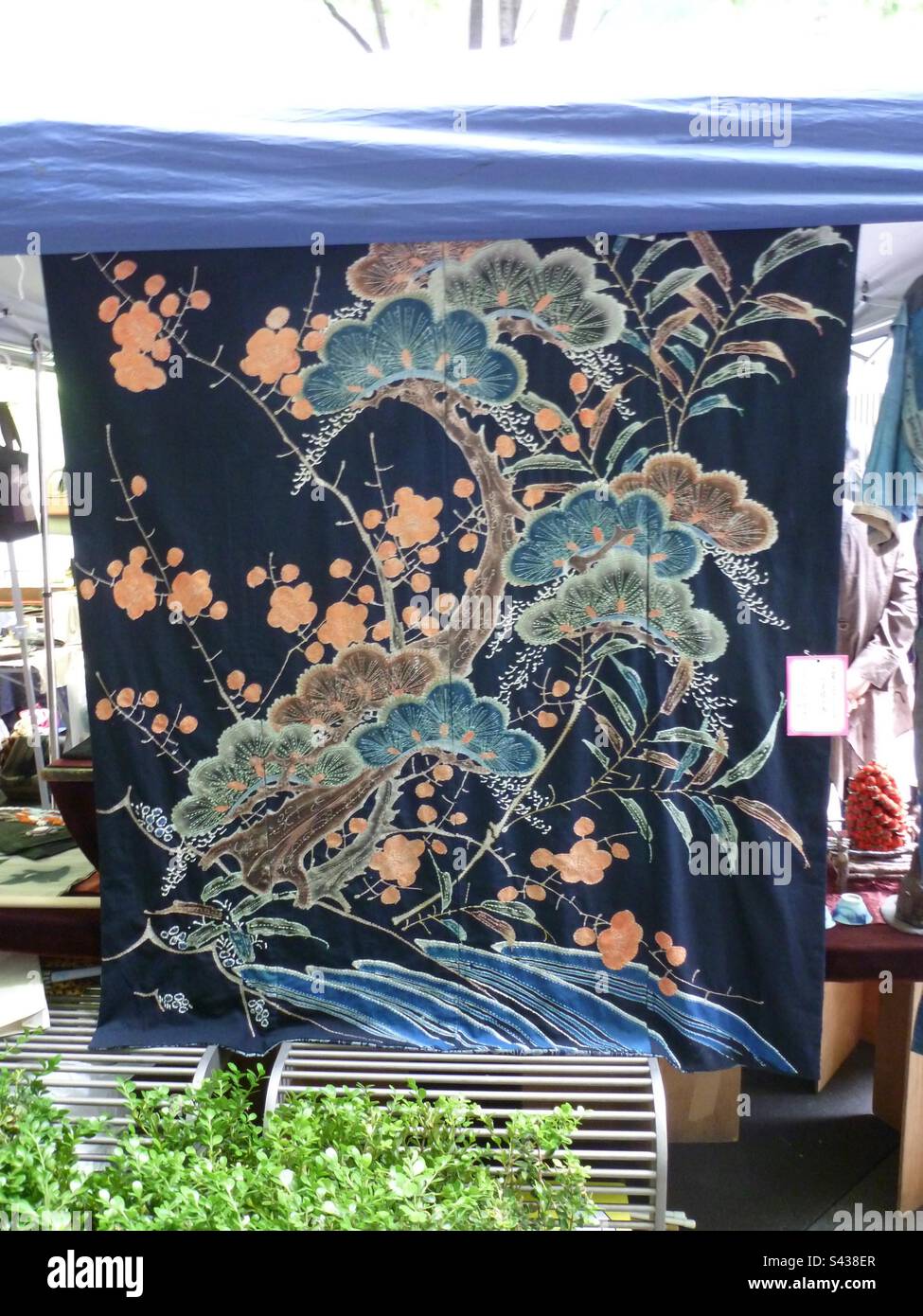 Traditional Japanese print in a Tokyo street market Stock Photo - Alamy