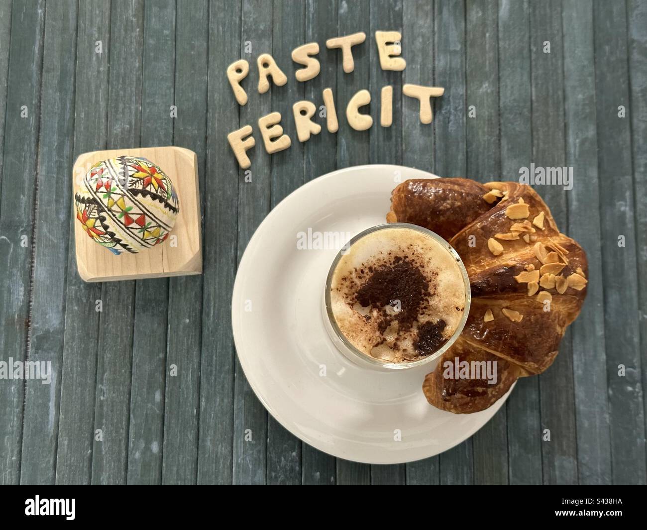 Paste fericit hi-res stock photography and images - Alamy