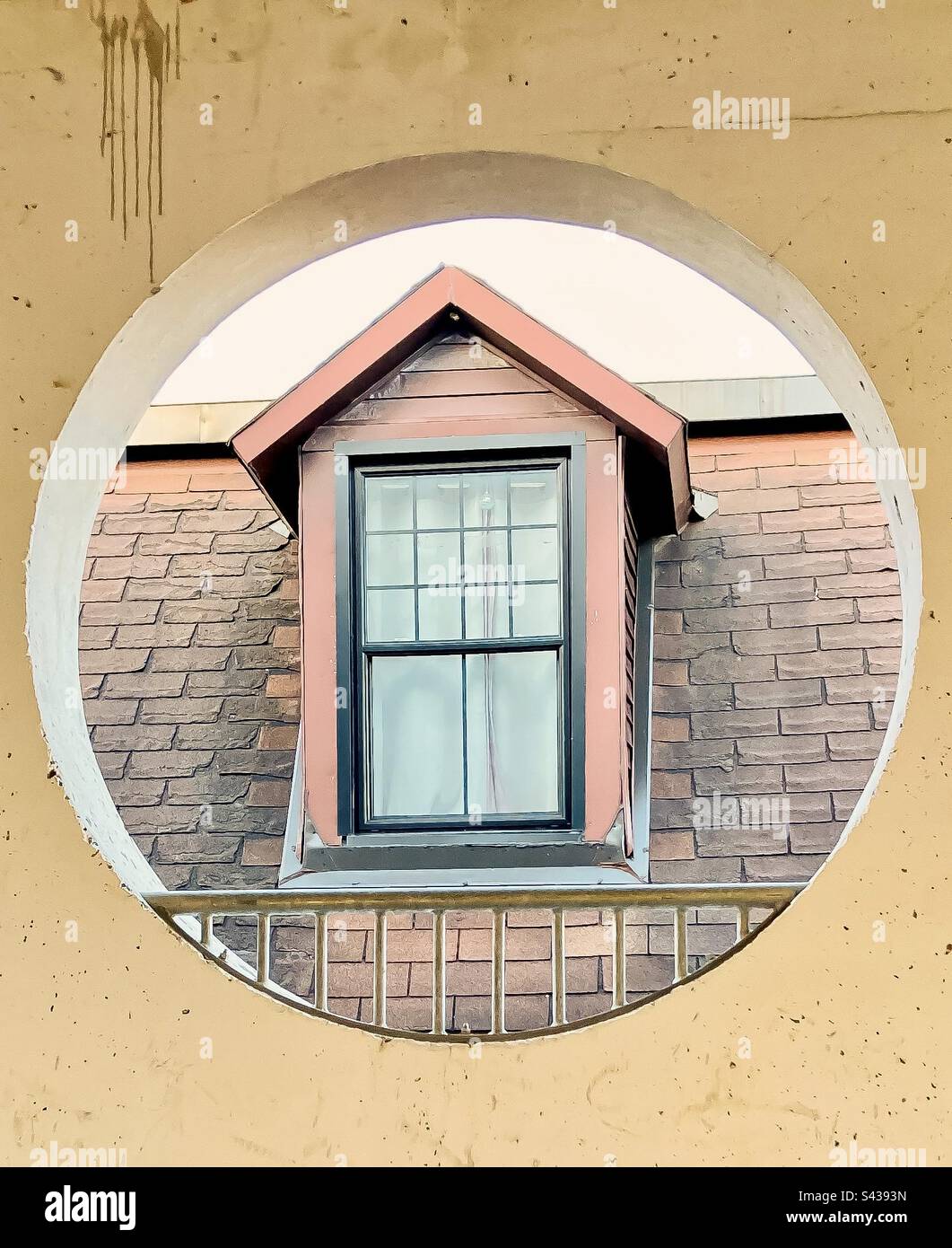 Window in a circle Stock Photo - Alamy