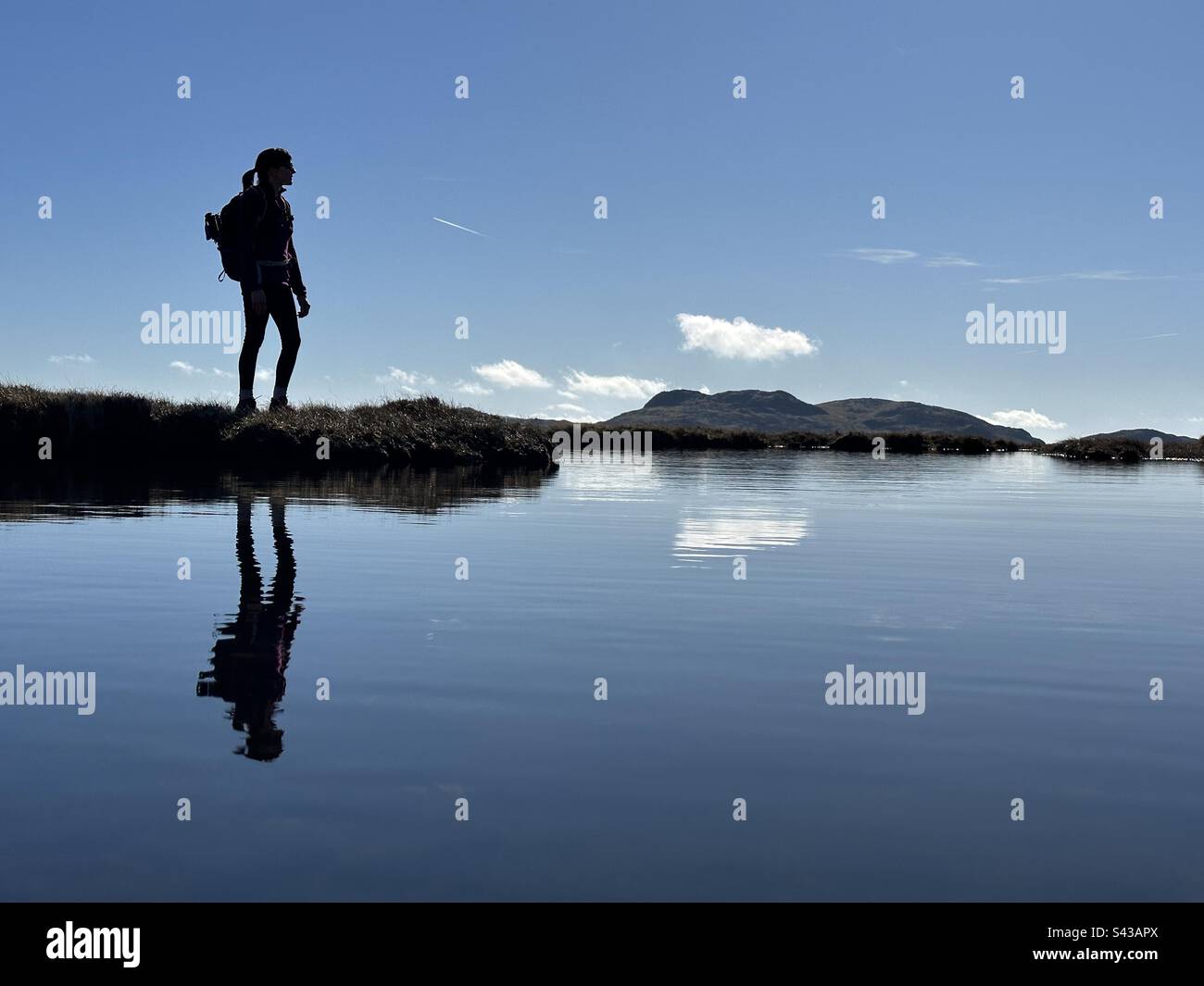 Blue skies reflection hi-res stock photography and images - Alamy