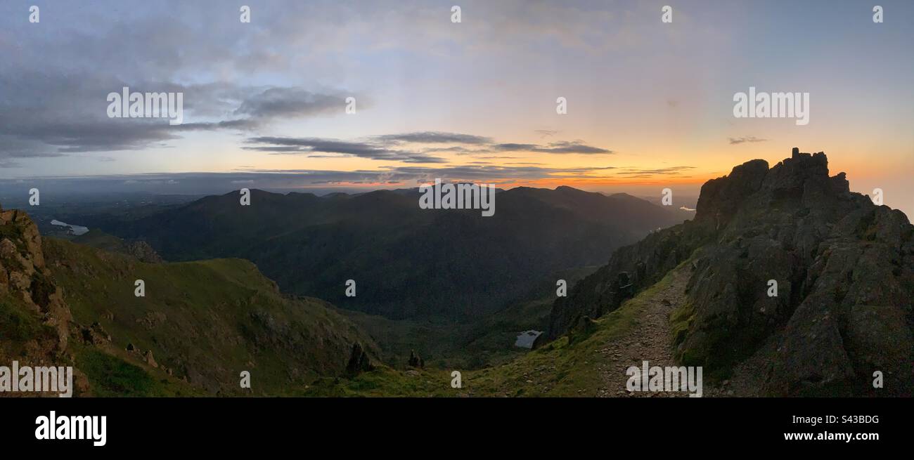 Crib goch snowdon hi-res stock photography and images - Alamy