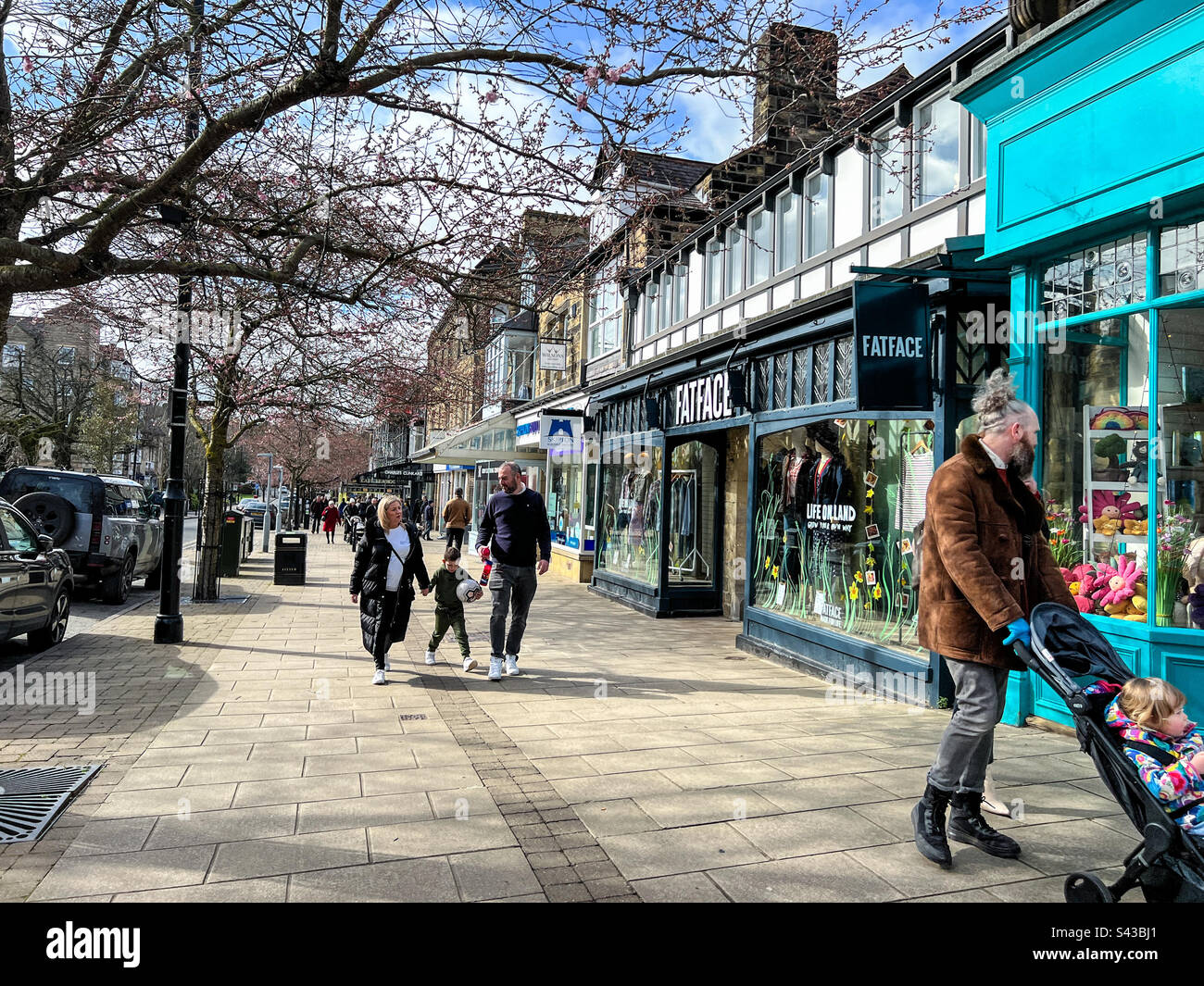 Ilkley yorkshire spring hi-res stock photography and images - Alamy