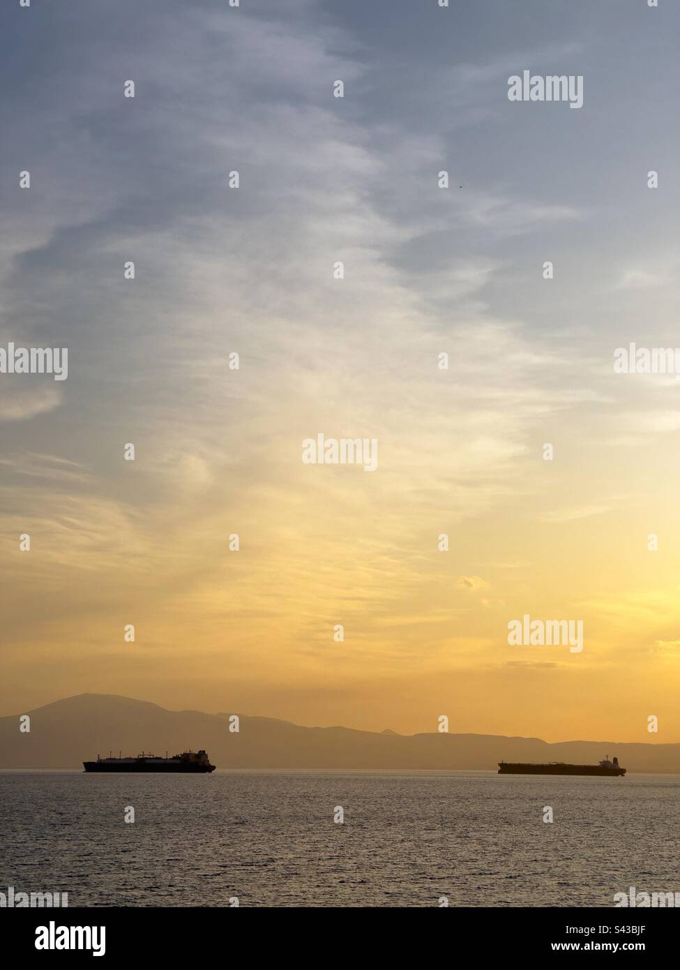 Kalamata sea hi-res stock photography and images - Alamy