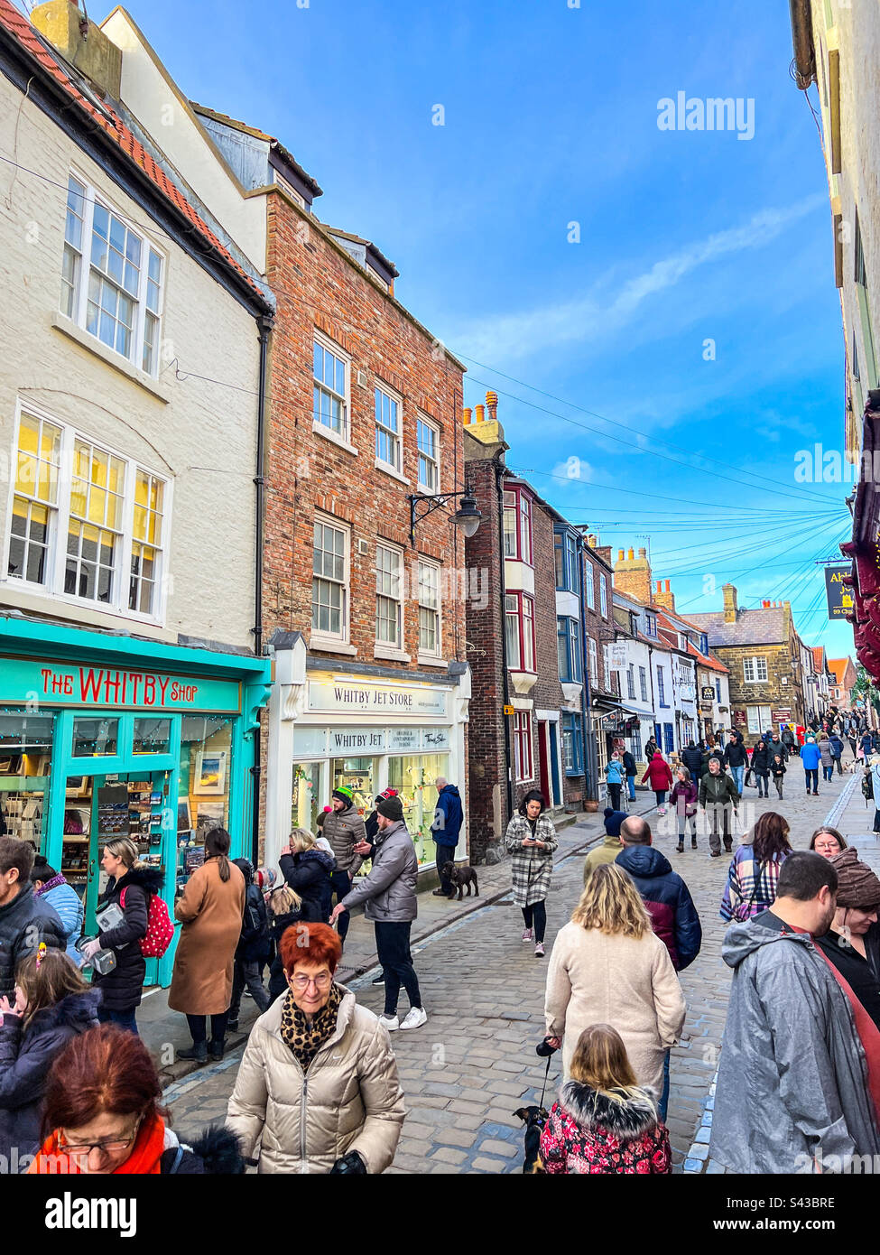 Church Street in Old Town Whitby shopping Stock Photo - Alamy