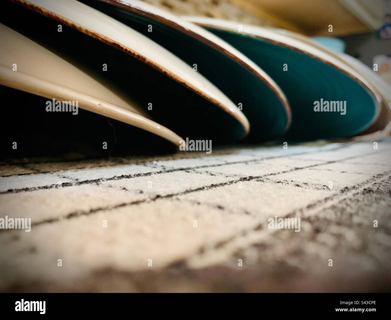 Drying plates hi-res stock photography and images - Alamy