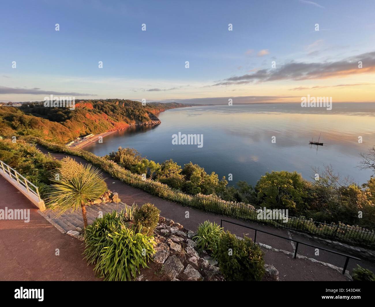 Torquay cliffs hi-res stock photography and images - Alamy