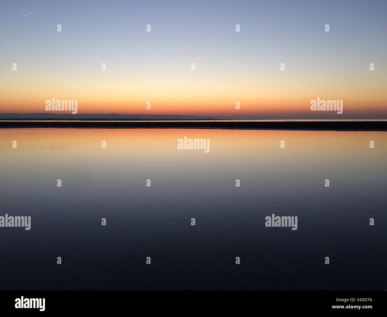 Still sea hi-res stock photography and images - Alamy