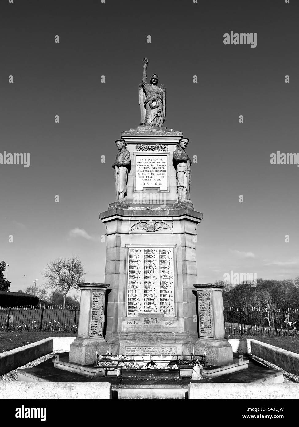 New memorial Black and White Stock Photos & Images - Alamy