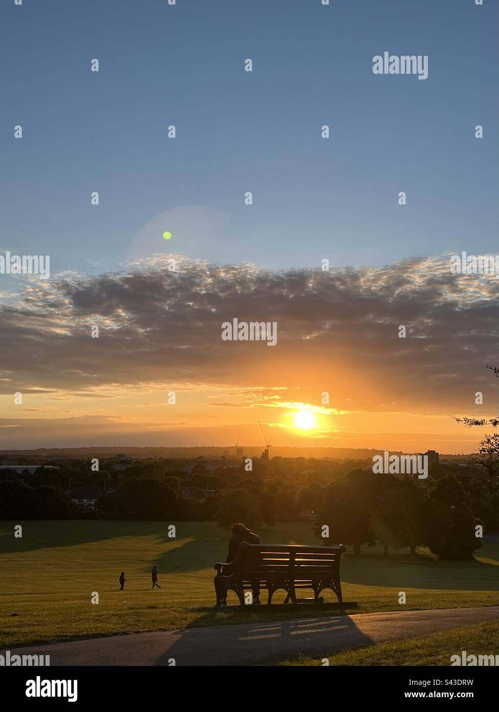 Sunny hill park hi-res stock photography and images - Alamy
