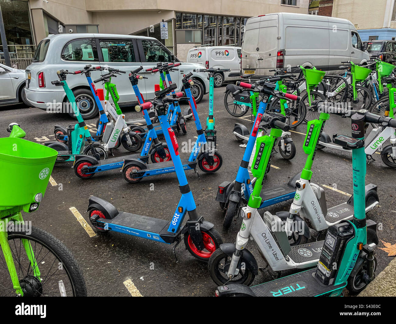 E scooter park, London Stock Photo - Alamy