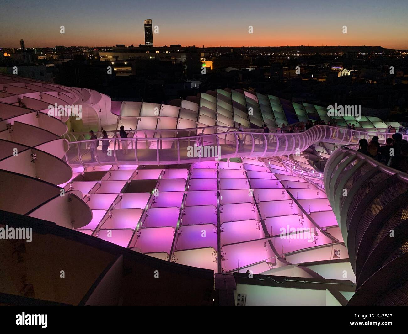 Setas de Sevilla metropol parasol by night Stock Photo - Alamy