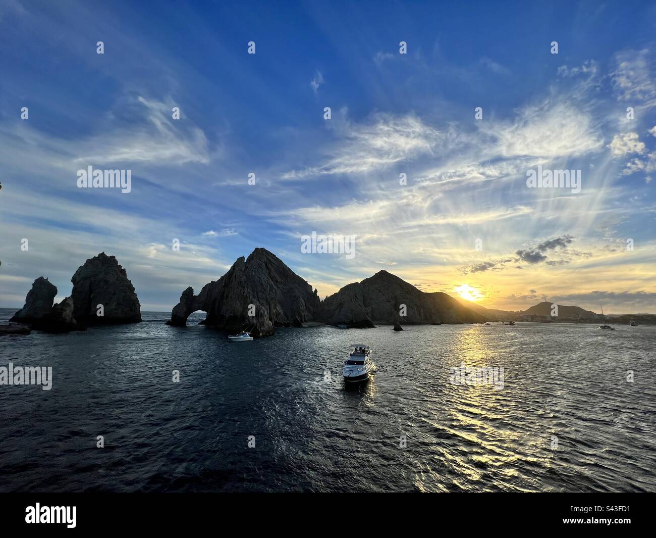 Sunset at The Arch of Cabo San Lucas Stock Photo - Alamy