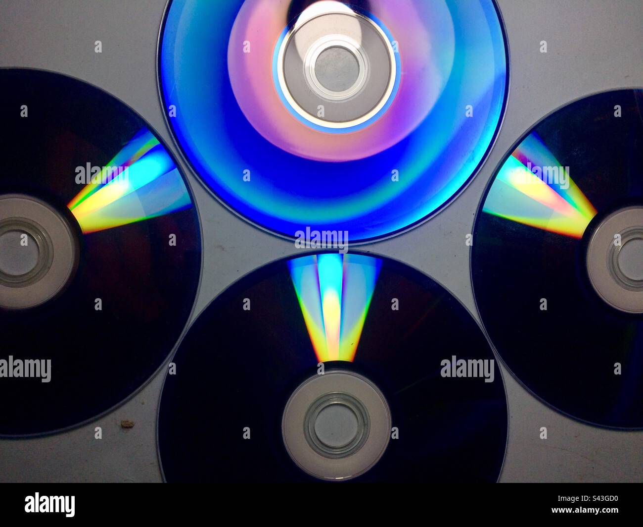 Reflecting colors hi-res stock photography and images - Alamy