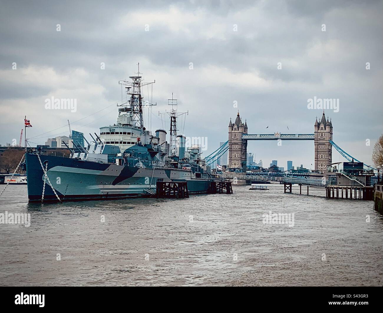 Boat tower bridge hi-res stock photography and images - Alamy