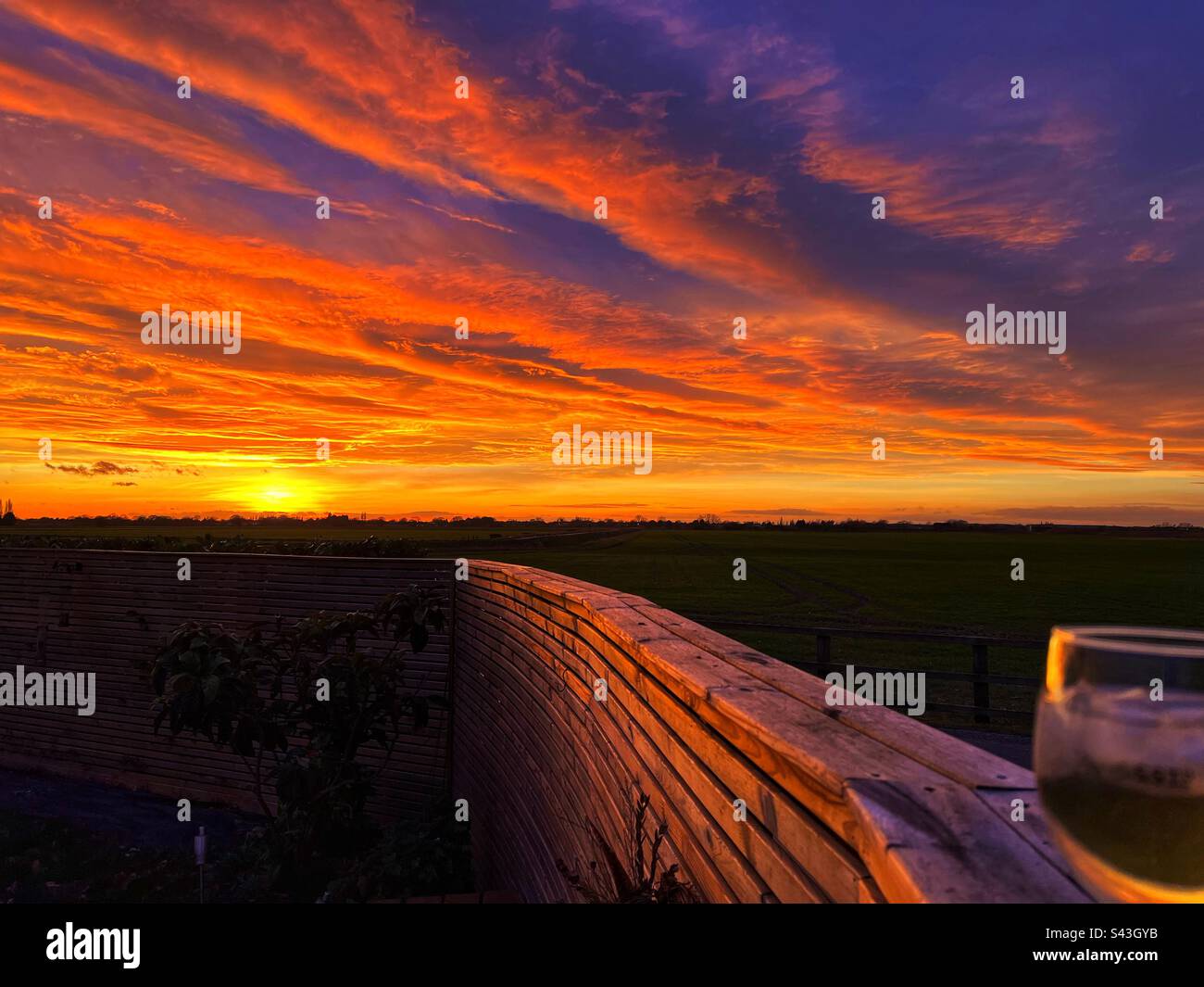 Sundowner sky hi-res stock photography and images - Alamy