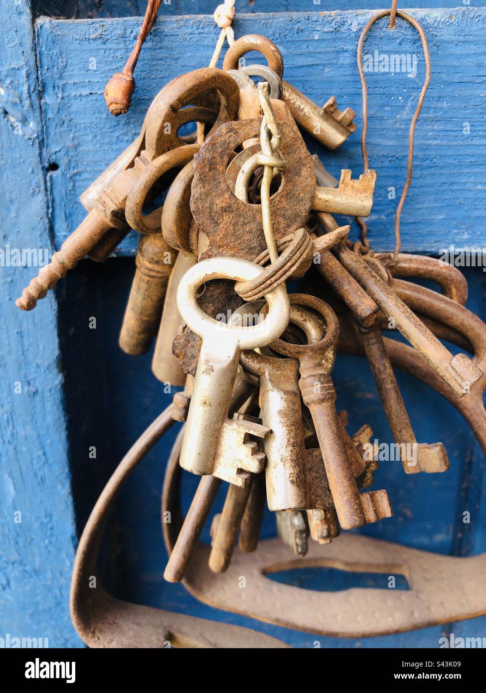 Bundle of keys hi-res stock photography and images - Alamy