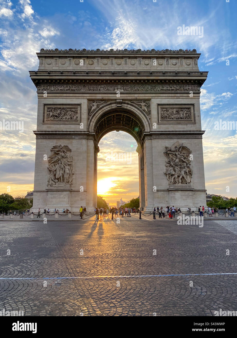 Verano paris francia hi-res stock photography and images - Alamy