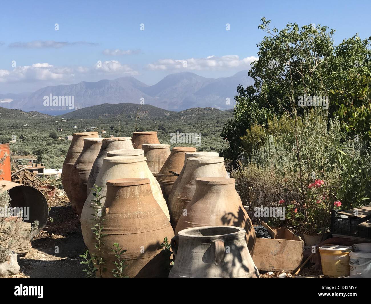 Greek pots hi-res stock photography and images - Alamy